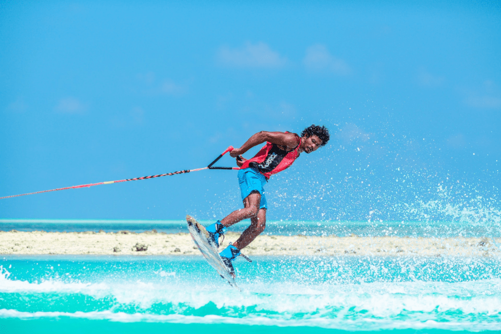 12 Cool Water Activities For Team Building - Happy Sparrow